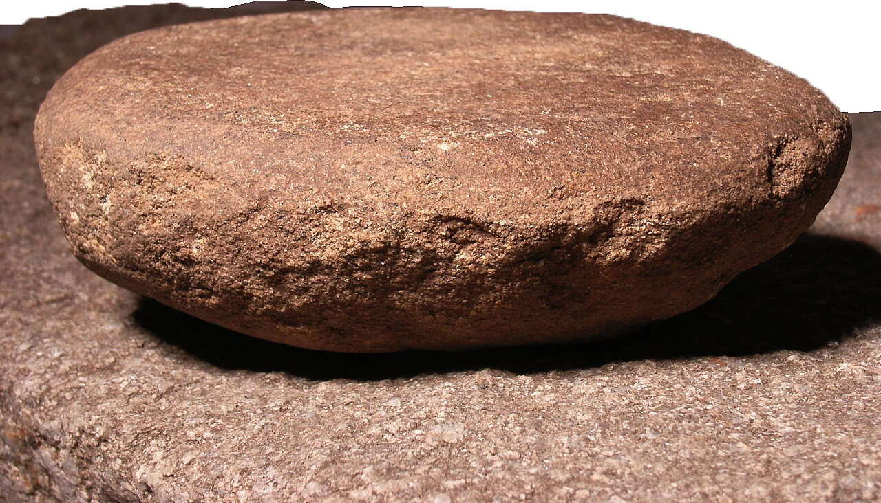 Neolithischer Mahlstein und Reibstein aus Granit Steinzeit Sammlung ...