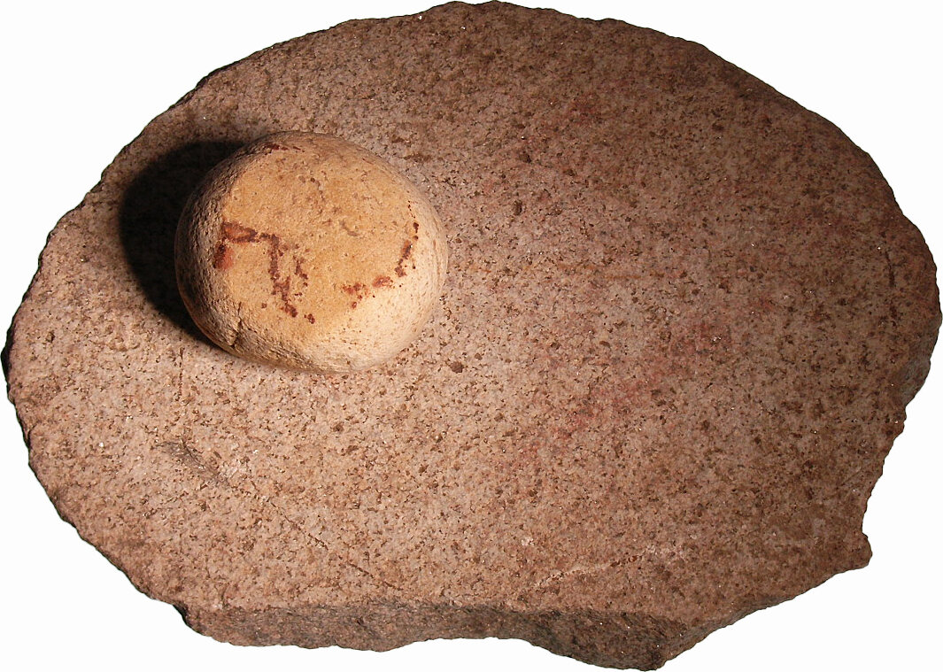 Neolithischer Mahlstein und Reibstein aus Granit Steinzeit Sammlung ...