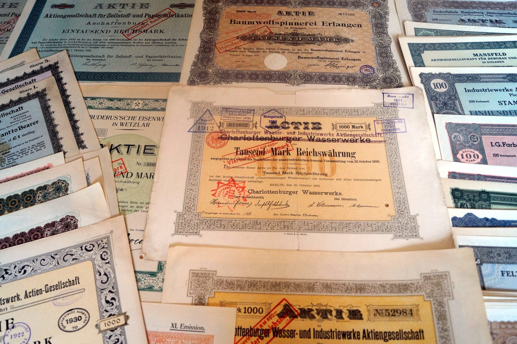 SAMMLUNG mit 150 verschiedenen DEUTSCHEN AKTIEN aus 1871 - 1943 - mit ...