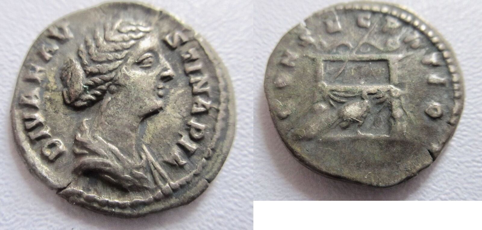 Rom nach 176 n. Chr Denar von Faustina II. (Junior) als Diva Rs. Altar CONSECRATIO sehr schön ...