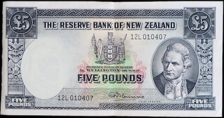 New Zealand 5 Pounds 1967 Captain Cook Portrait. 12L last prefix of ...