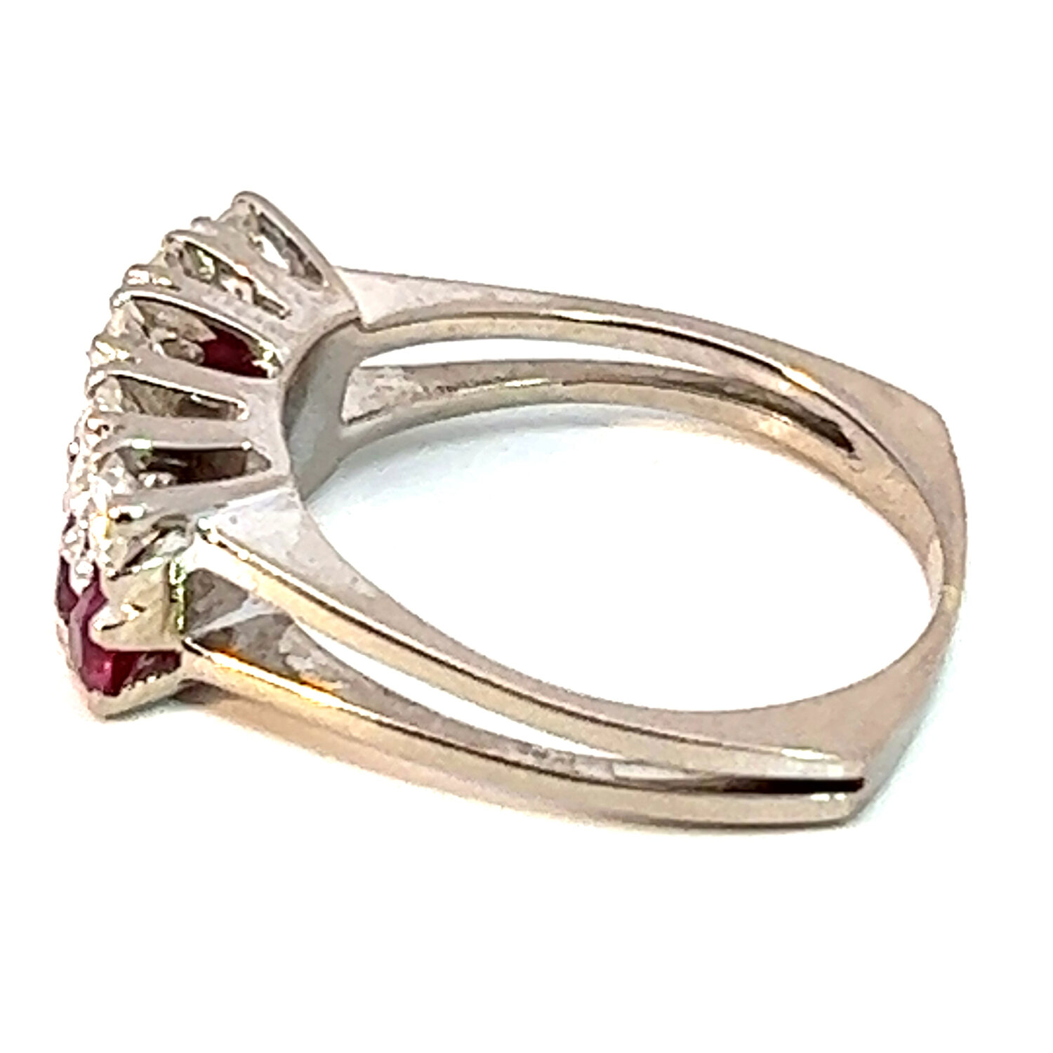 750 Gold Ring mit Diamanten und Rubinen, 5,3g, Ringgröße 53 Sehr gut ...