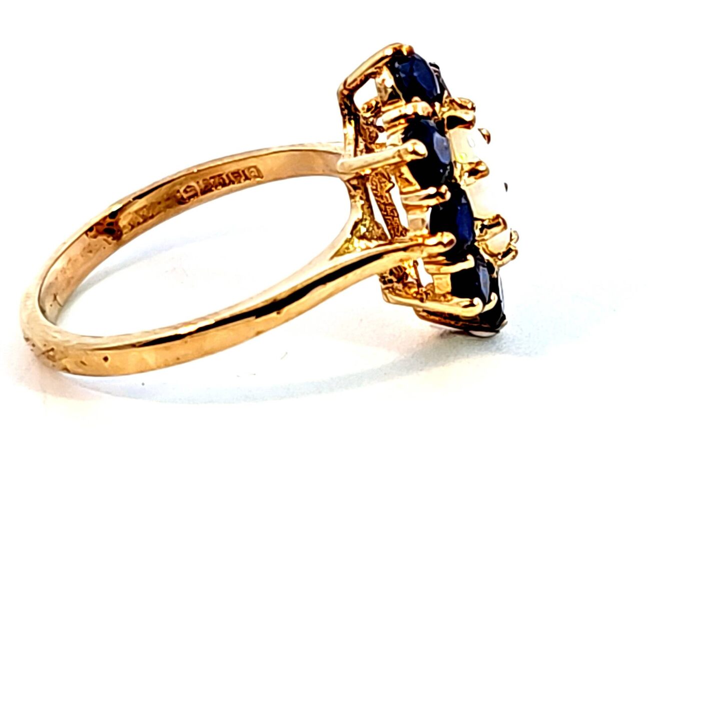 375 Gold Ring mit Opal und Saphiren, 9Karat Gold, Ringgröße 54 Sehr gut ...