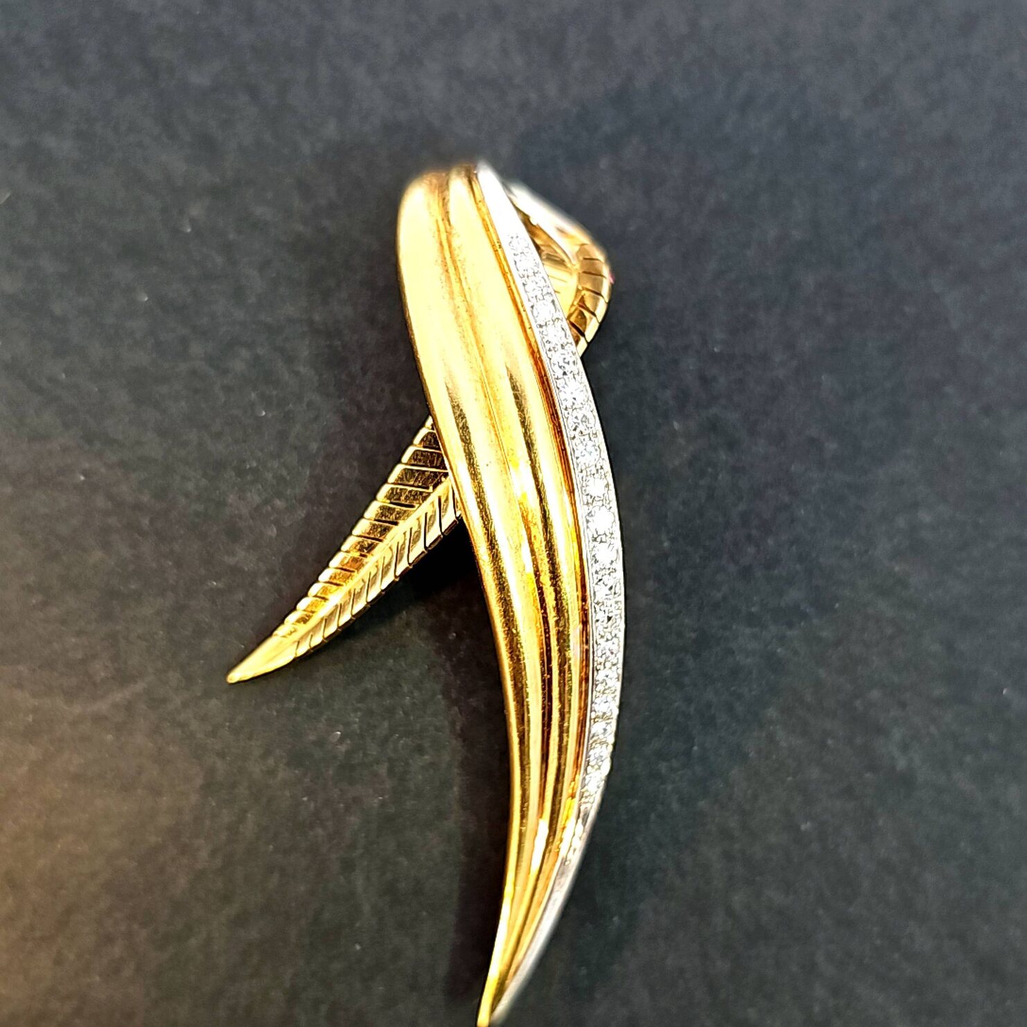 750 Gold Brosche mit Diamanten, 6,5cm groß Sehr gut, siehe Fotos und ...