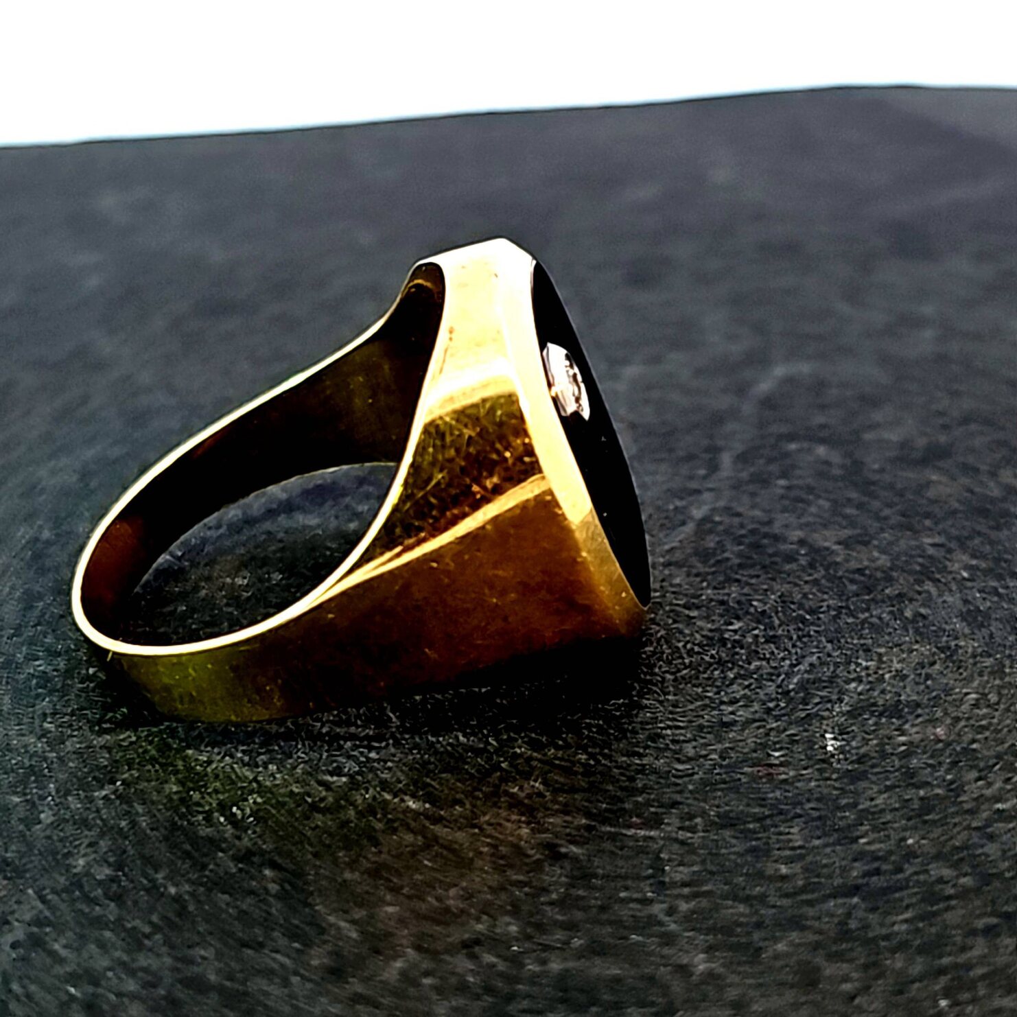585 Gold Ring mit Onyx Lagenstein und kleinen Diamanten, 6,75g ...