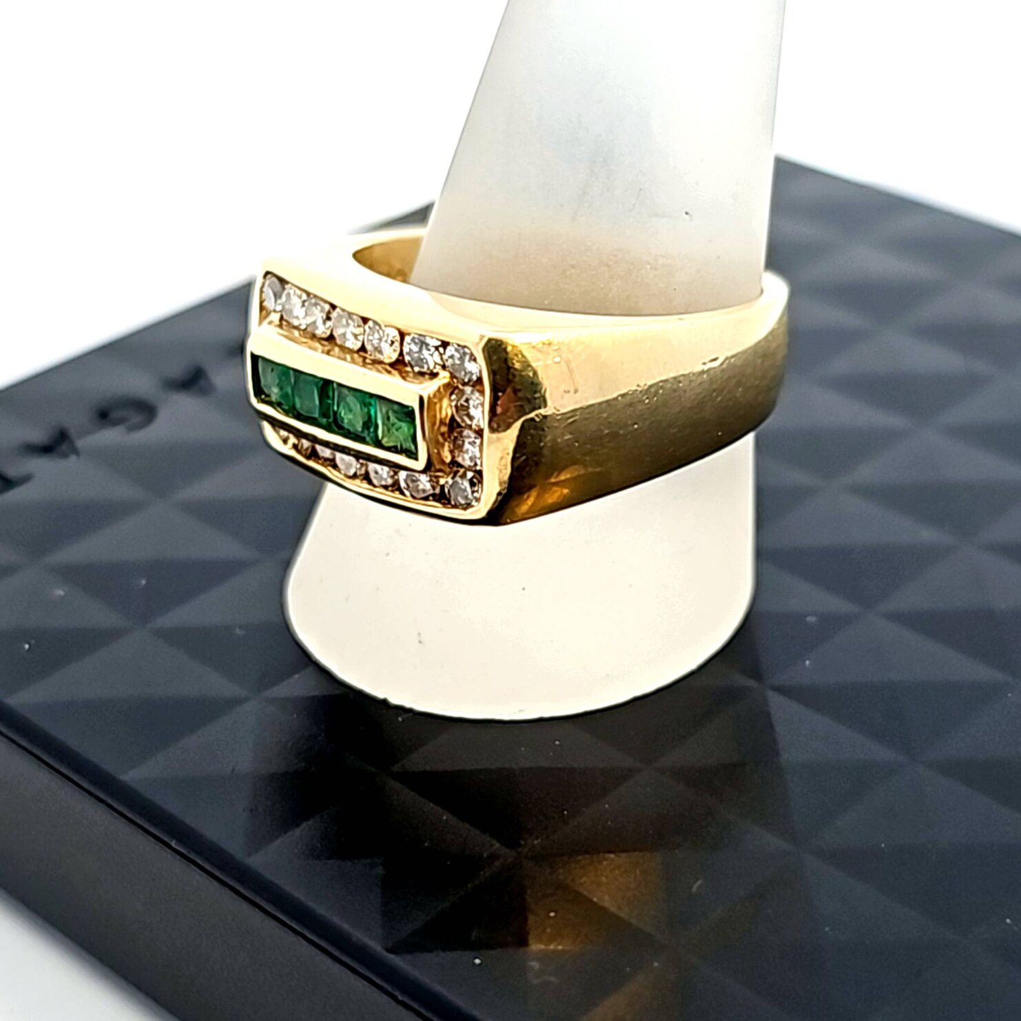 585 Gold Ring mit Smaragd und Diamanten,12,48g, Ringgröße 63-64 Sehr ...