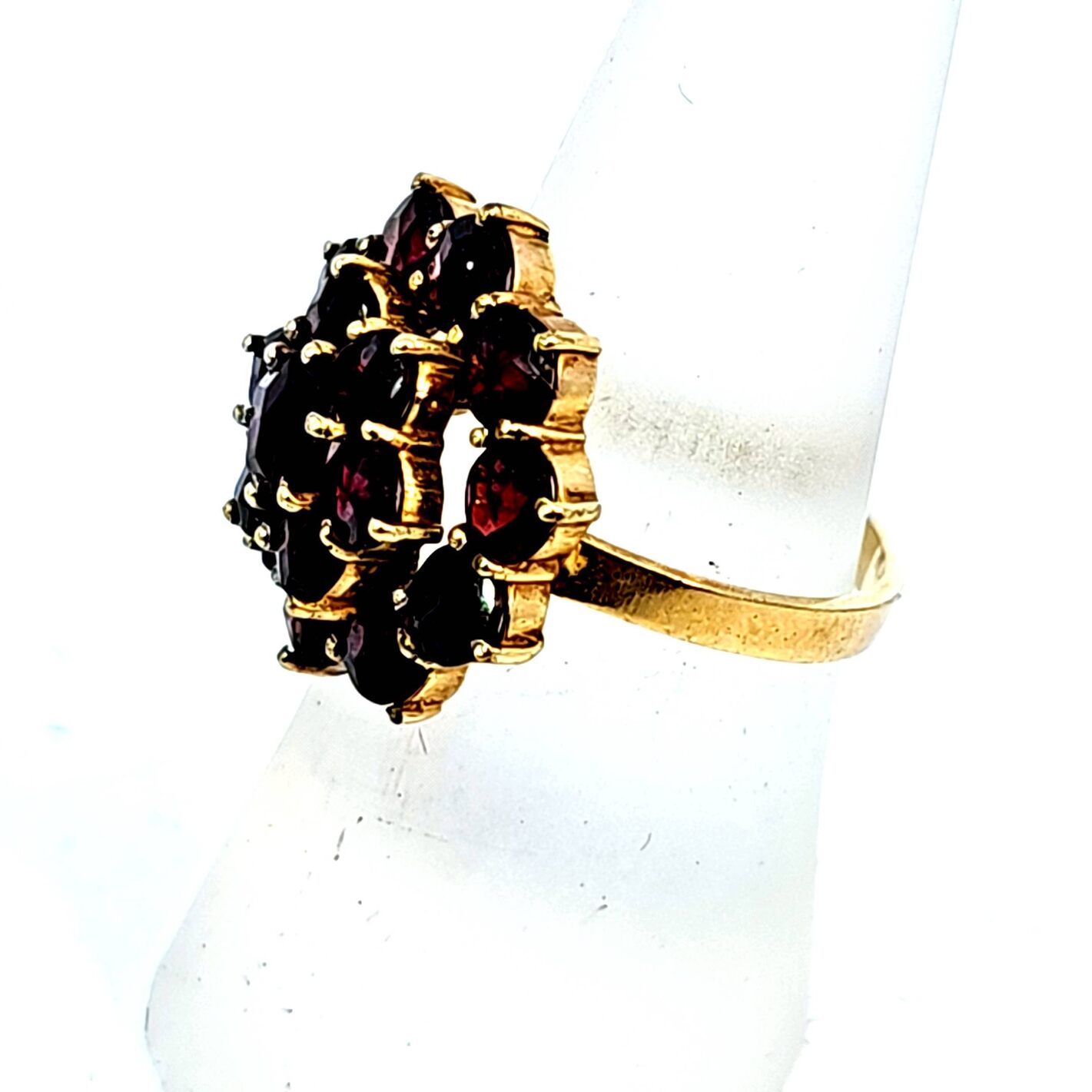 333 Gold Ring mit Granat Stein, 4,4g, Ringgröße 56 sehr guter Zustand ...