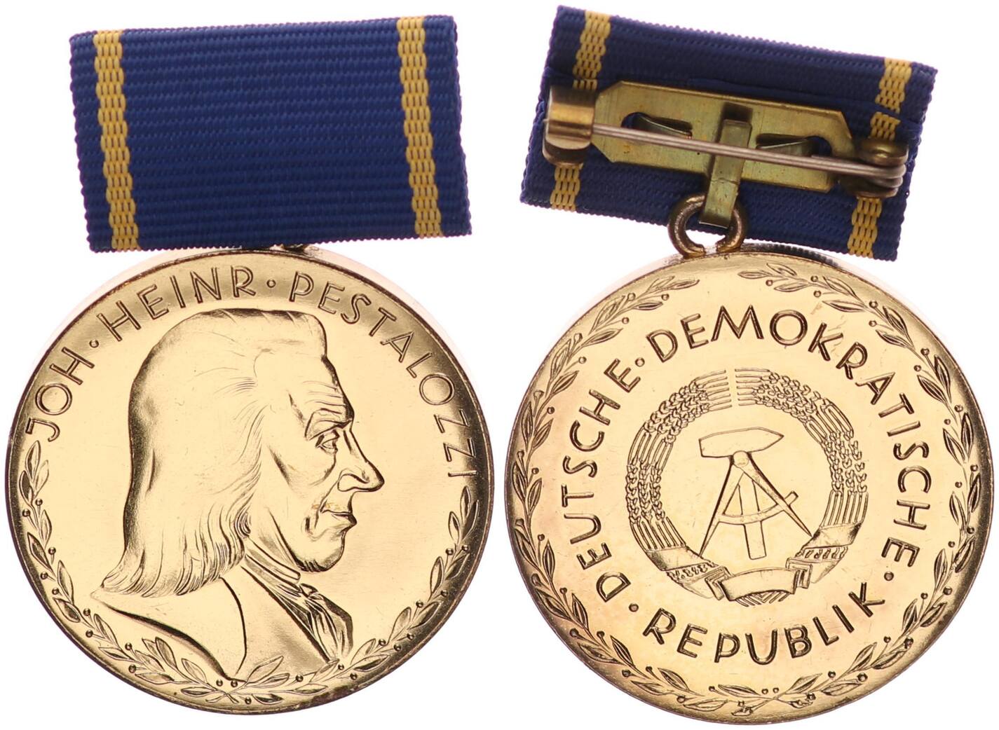 DDR Orden 1956-1989 Pestalozzi-Medaille für treue Dienste in Gold sehr ...