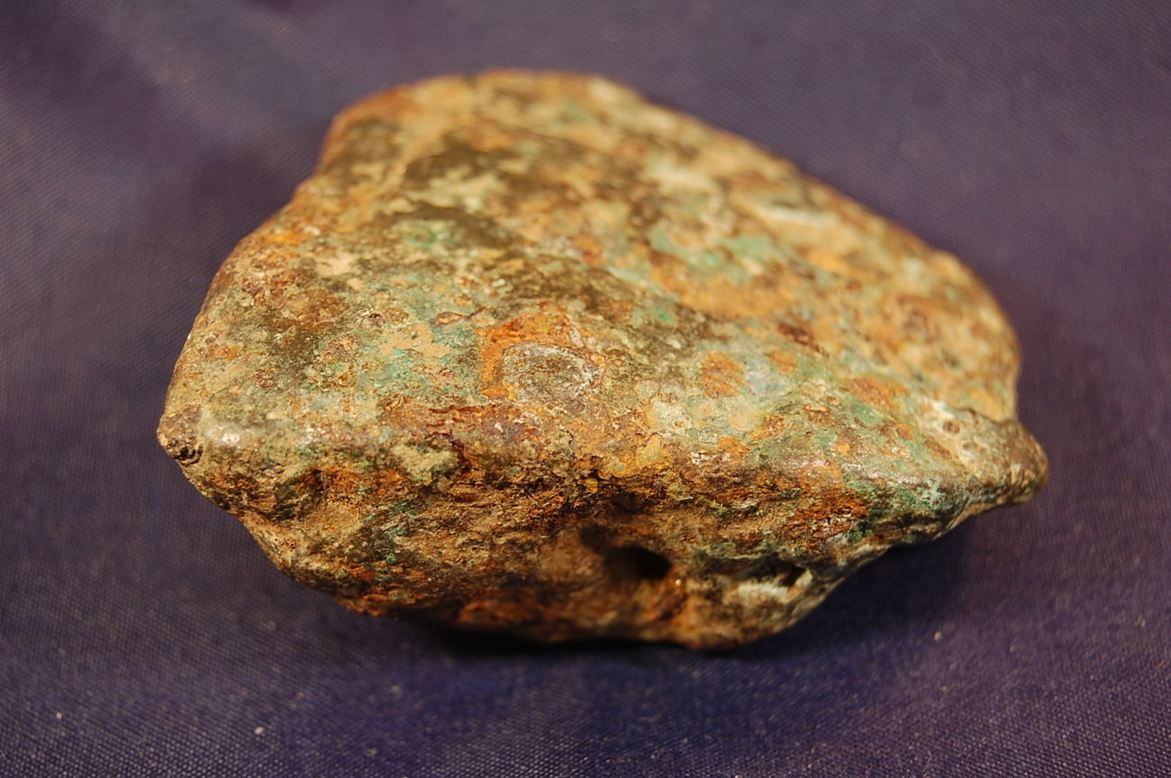 Zentralitalien aes rude, 7.-4.Jh. v.Chr. irregular cast lump, ca 3⁄4 ...