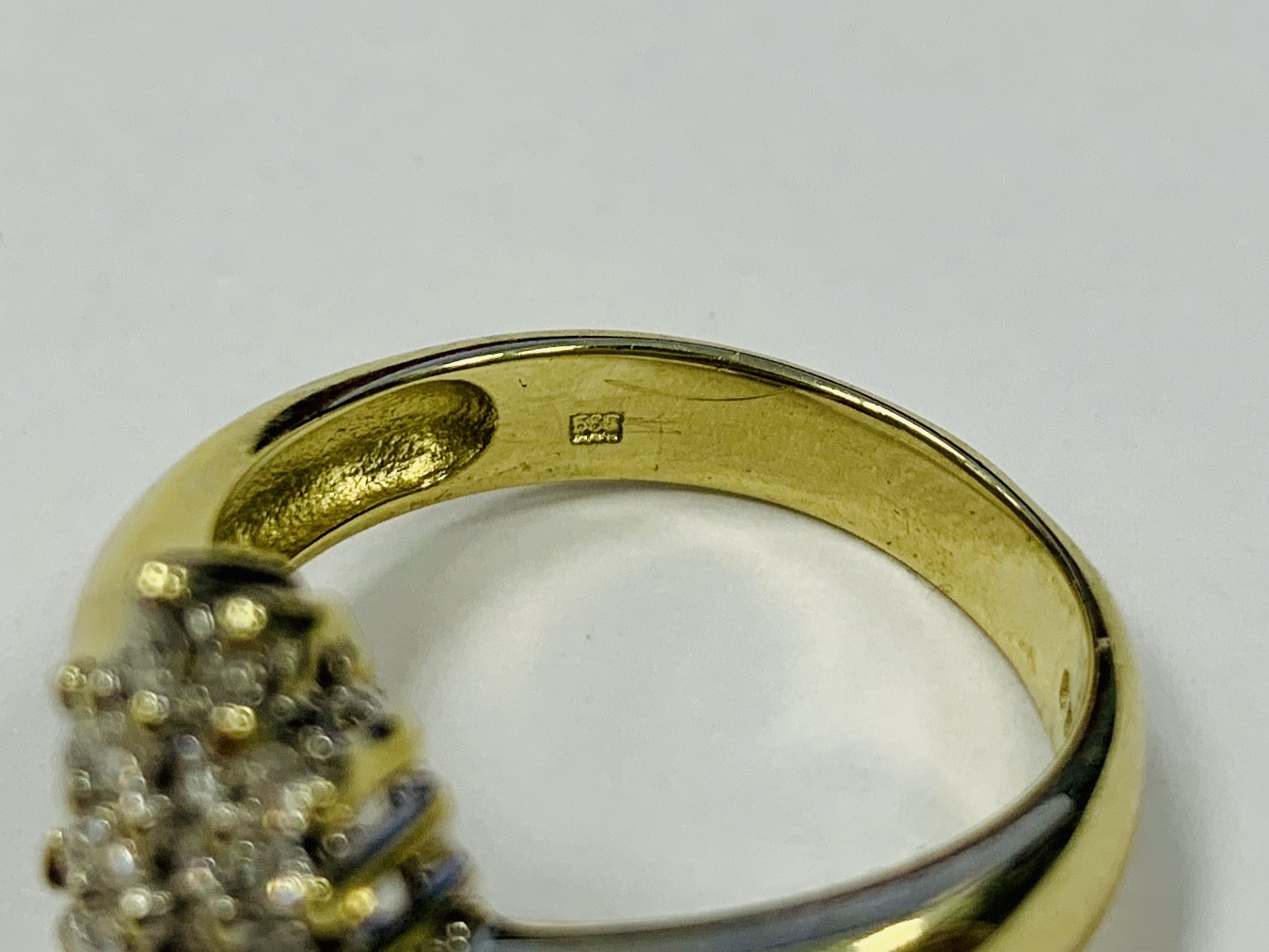 Gold 585 Gold Ring, 585 Gold, mit kleinen Diamanten, 5,25g, Ringgröße ...