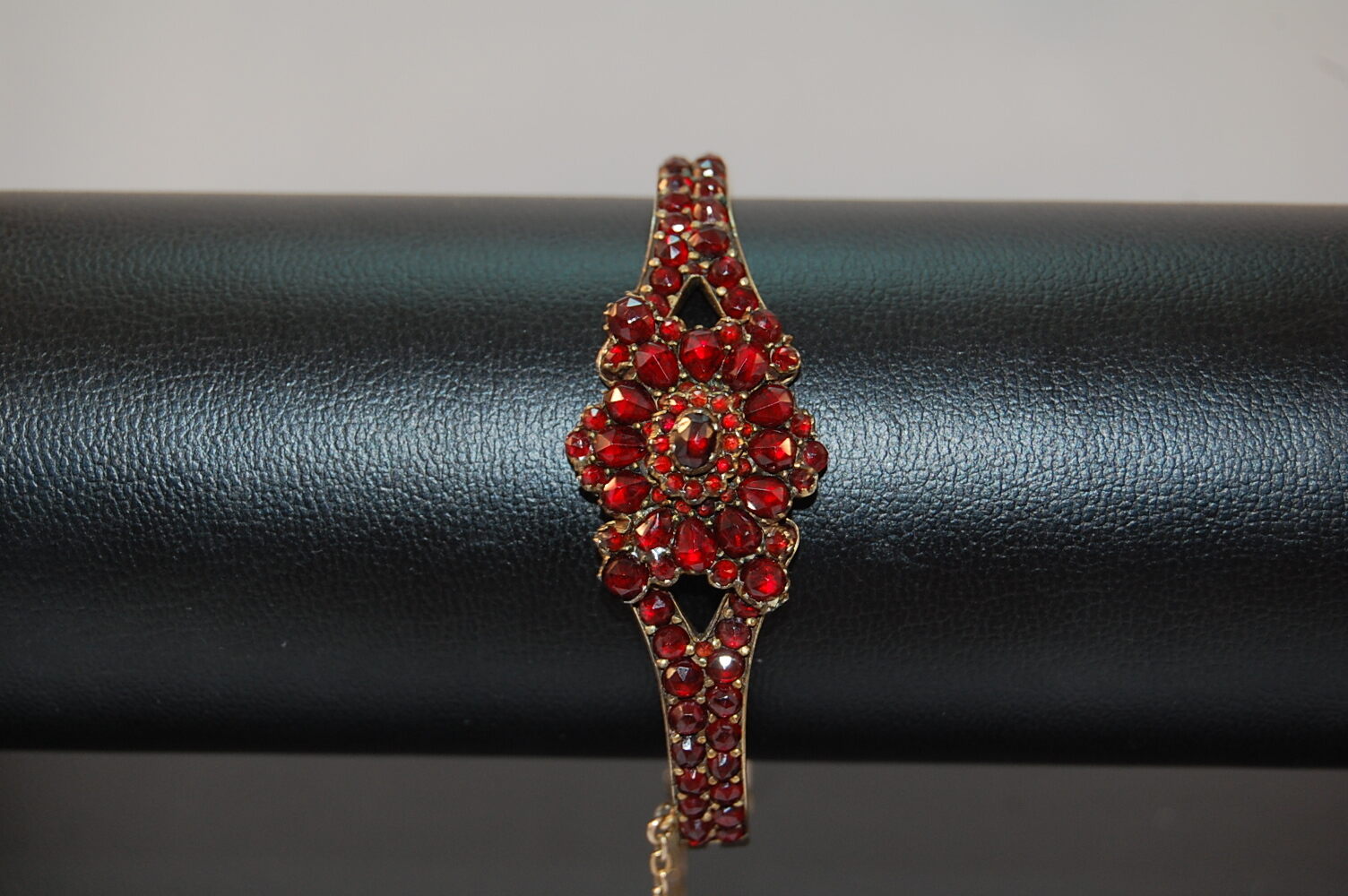 Granatstein Armband (römische Granate) Tombak vergoldet | MA-Shops