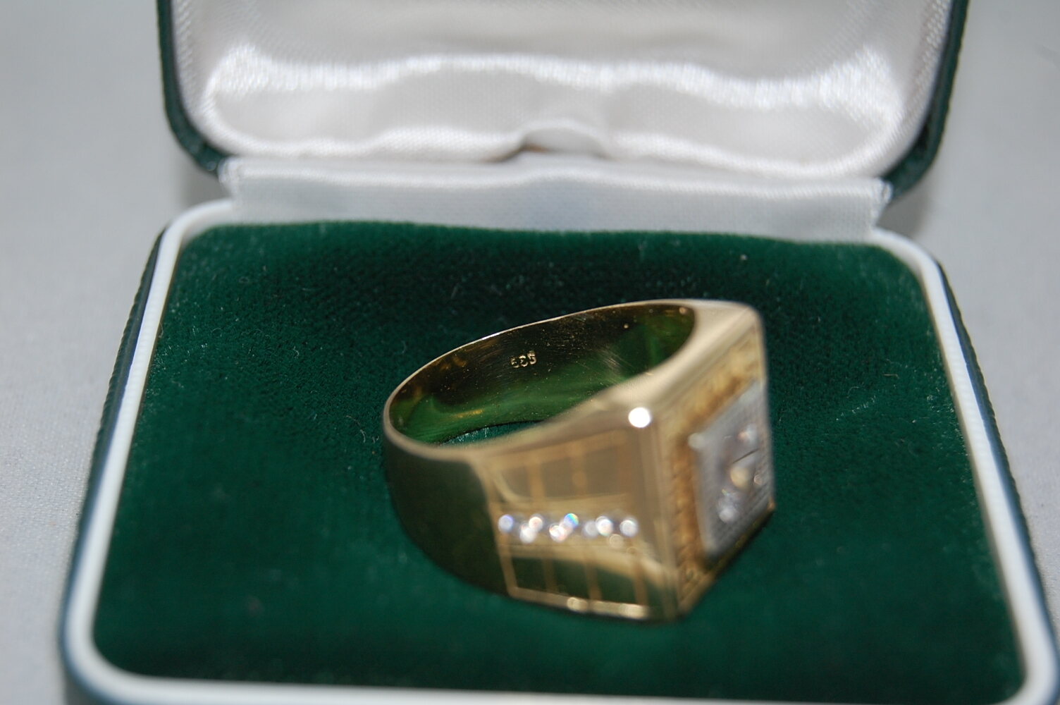 Ring mit Zirkonien im Versace Stil, 585 Gold, Ringgröße 62 | MA-Shops