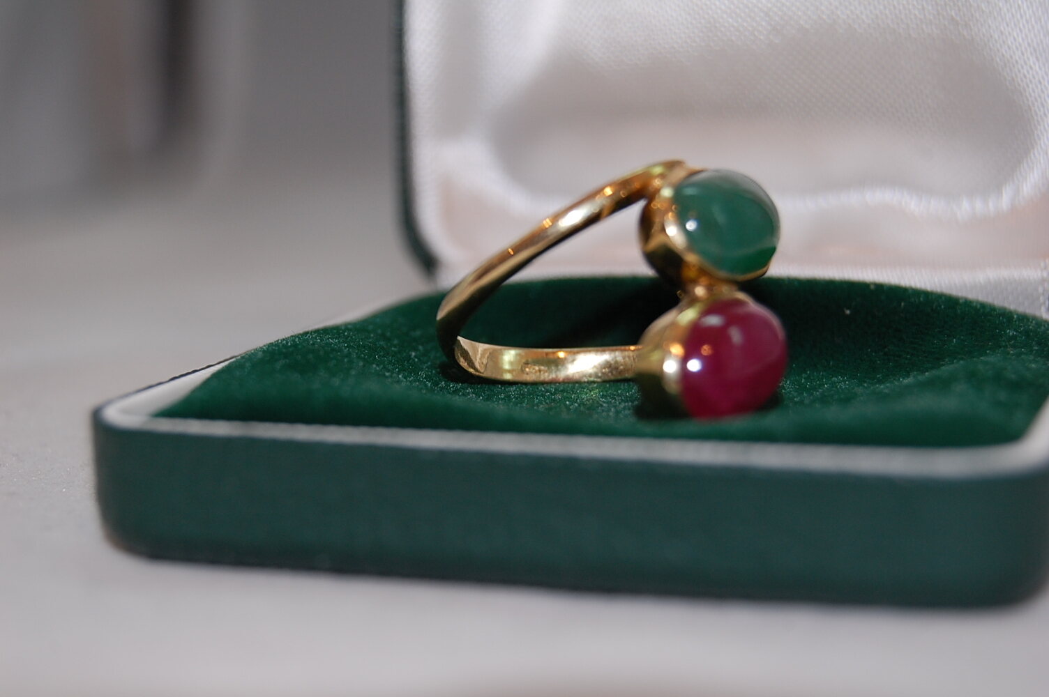 Ring mit Rubin und Smaragd, 585 Gold, Ringgröße 54 | MA-Shops