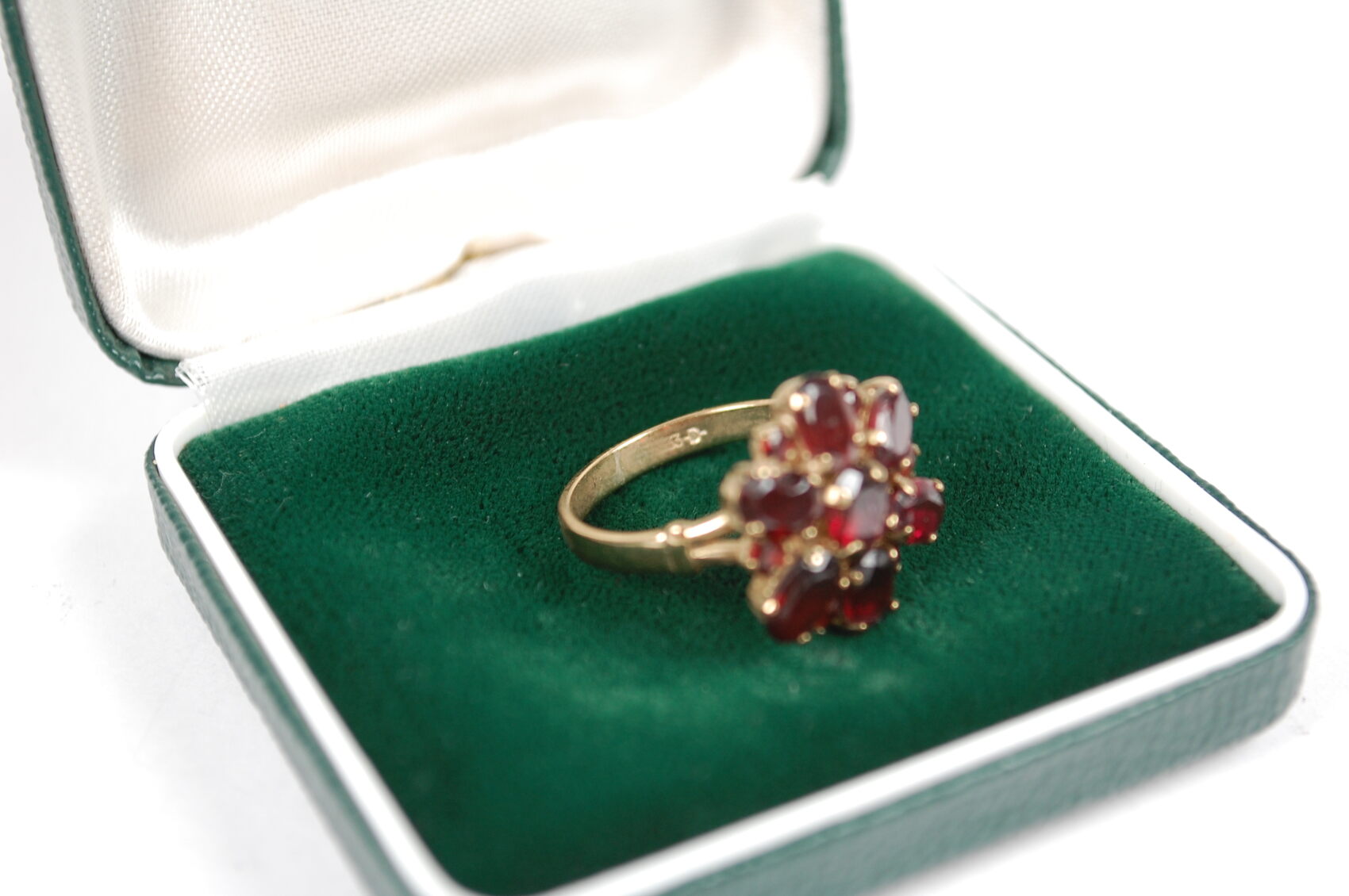 Granatstein Ring, 333 Gold, Ringgröße 56 | MA-Shops