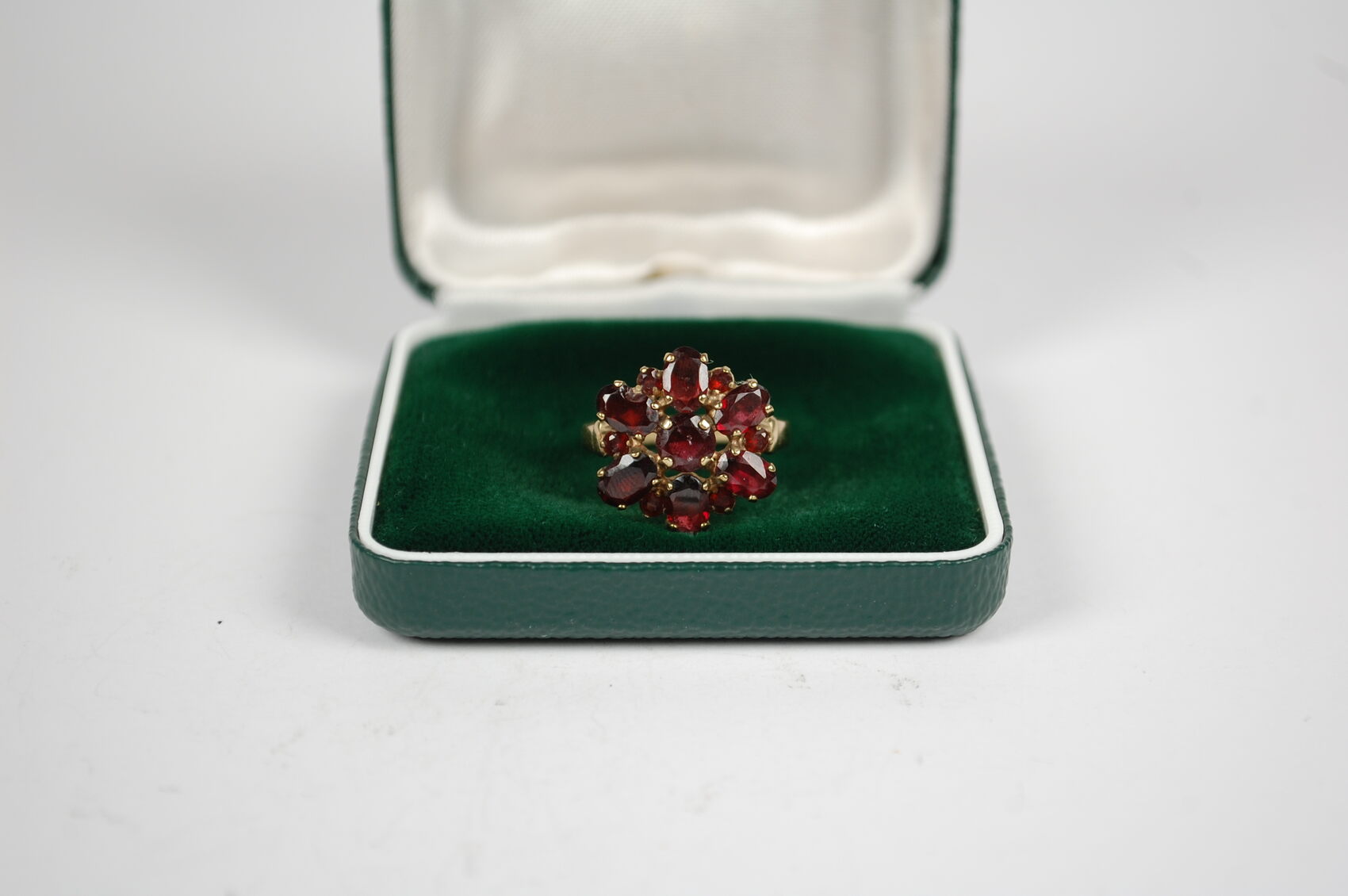 Granatstein Ring, 333 Gold, Ringgröße 56 | MA-Shops