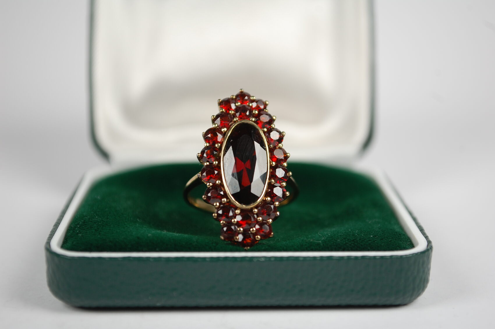 Granatstein Ring, 333 Gold, 4,59g, Ringgröße 56 | MA-Shops