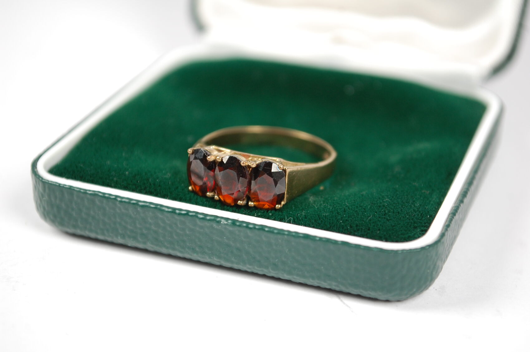 Granatstein Ring, 333 Gold, 3g, Ringgröße 57 | MA-Shops