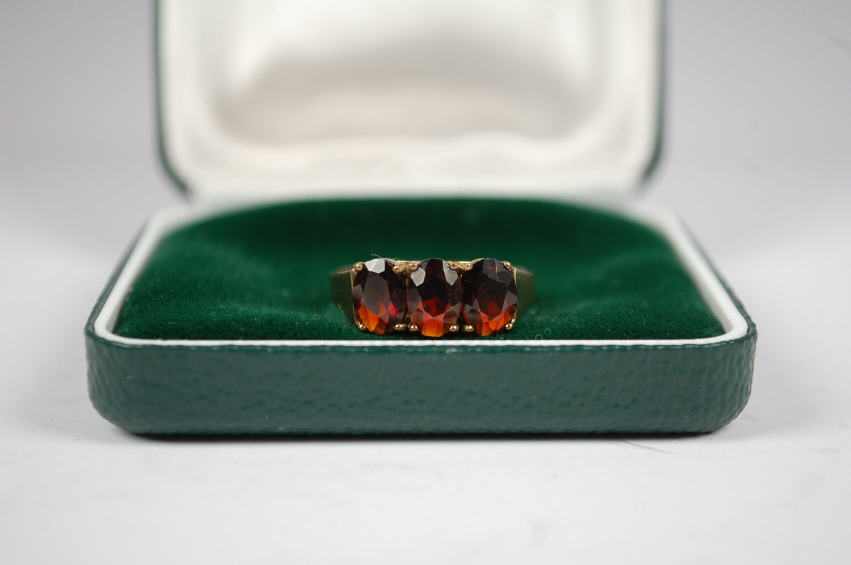 Granatstein Ring, 333 Gold, 3g, Ringgröße 57 | MA-Shops