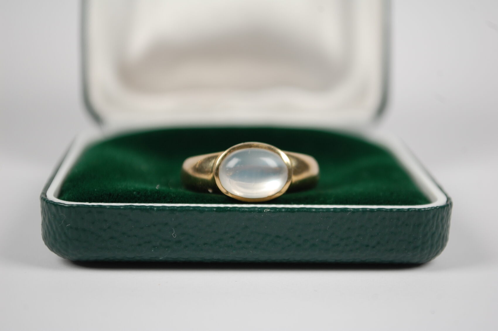 Ring mit Mondstein, 333 Gold, 3,54g, Ringgröße 57 | MA-Shops