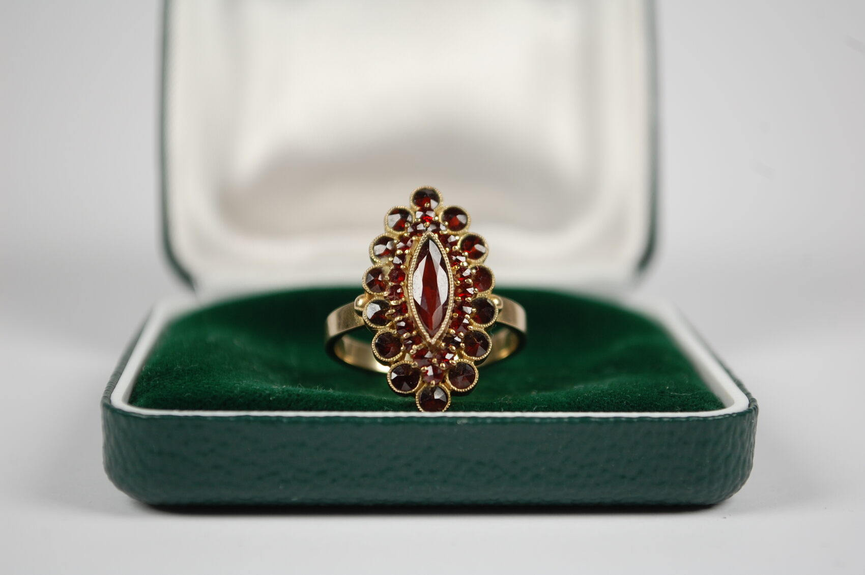 Granatstein Ring, 333 Gold, 4,34g, Ringgröße 55 | MA-Shops