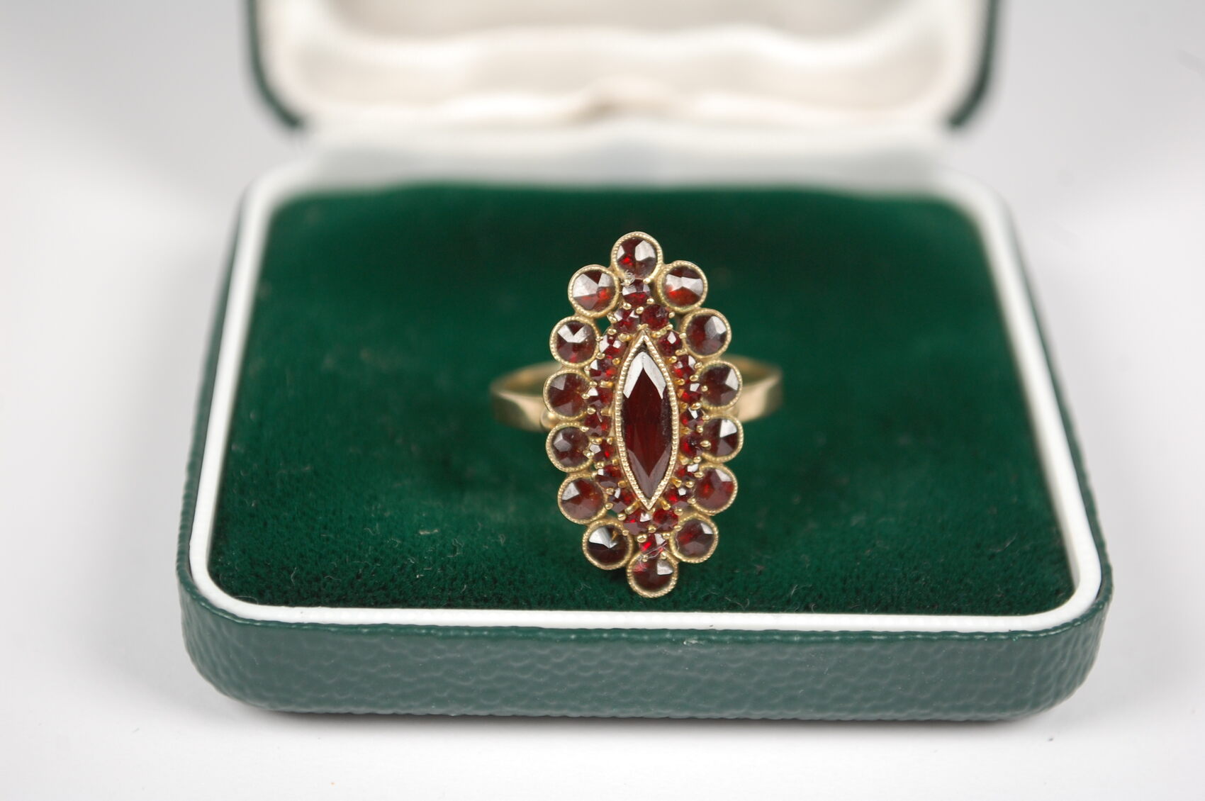 Granatstein Ring, 333 Gold, 4g, Ringgröße 56 | MA-Shops