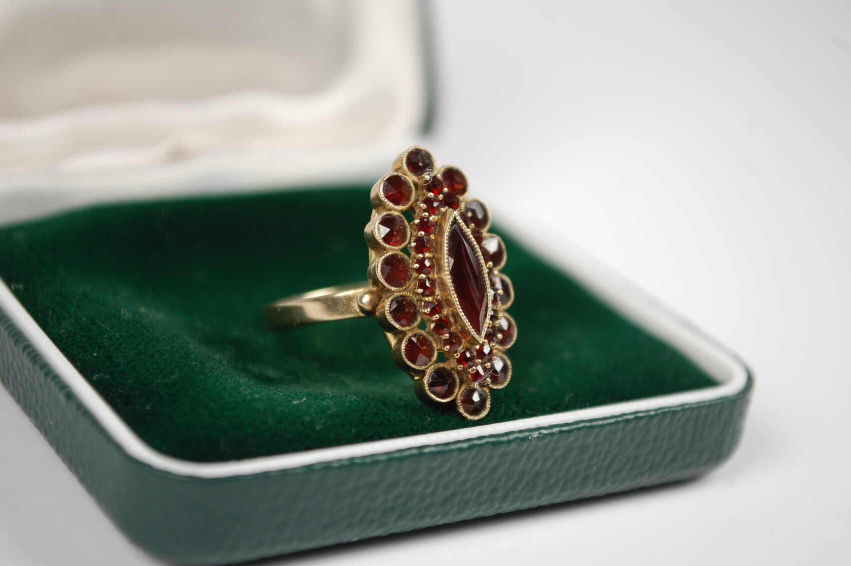 Granatstein Ring, 333 Gold, 4g, Ringgröße 56 | MA-Shops