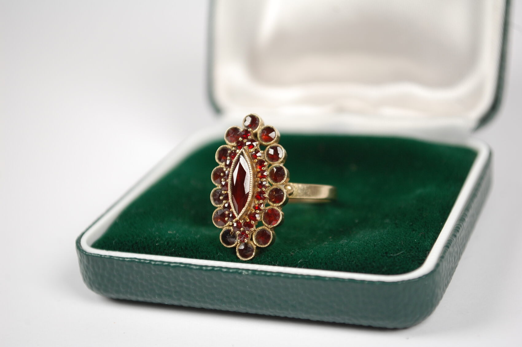 Granatstein Ring, 333 Gold, 4g, Ringgröße 56 | MA-Shops