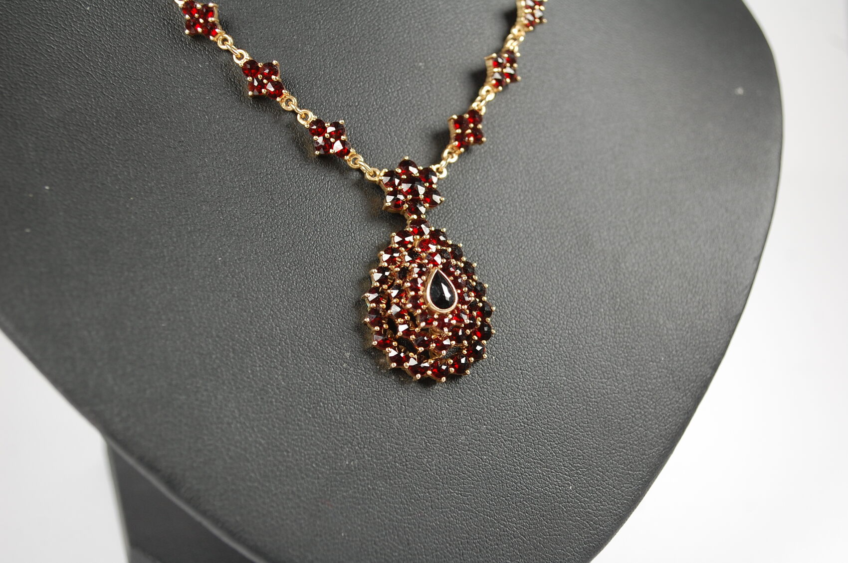 Granatstein Schmuckset, Silber oder Tombak vergoldet, 45,44g | MA-Shops