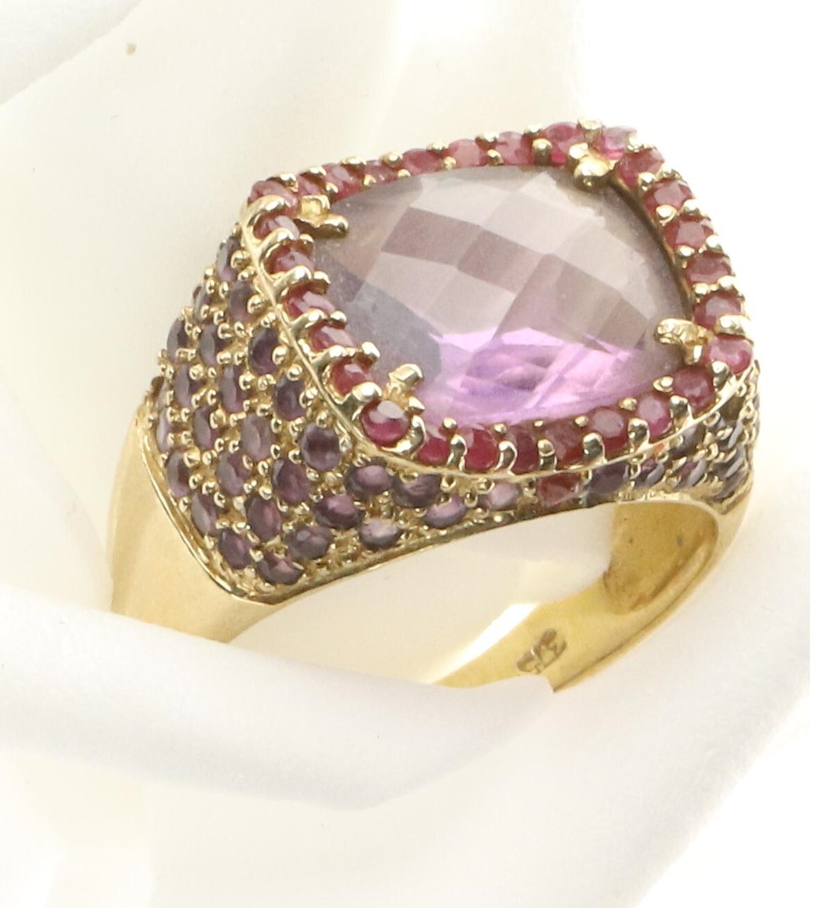 375 Gold Ring mit pinken Steinen, Ringgröße 55-56 Siehe Fotos | MA-Shops