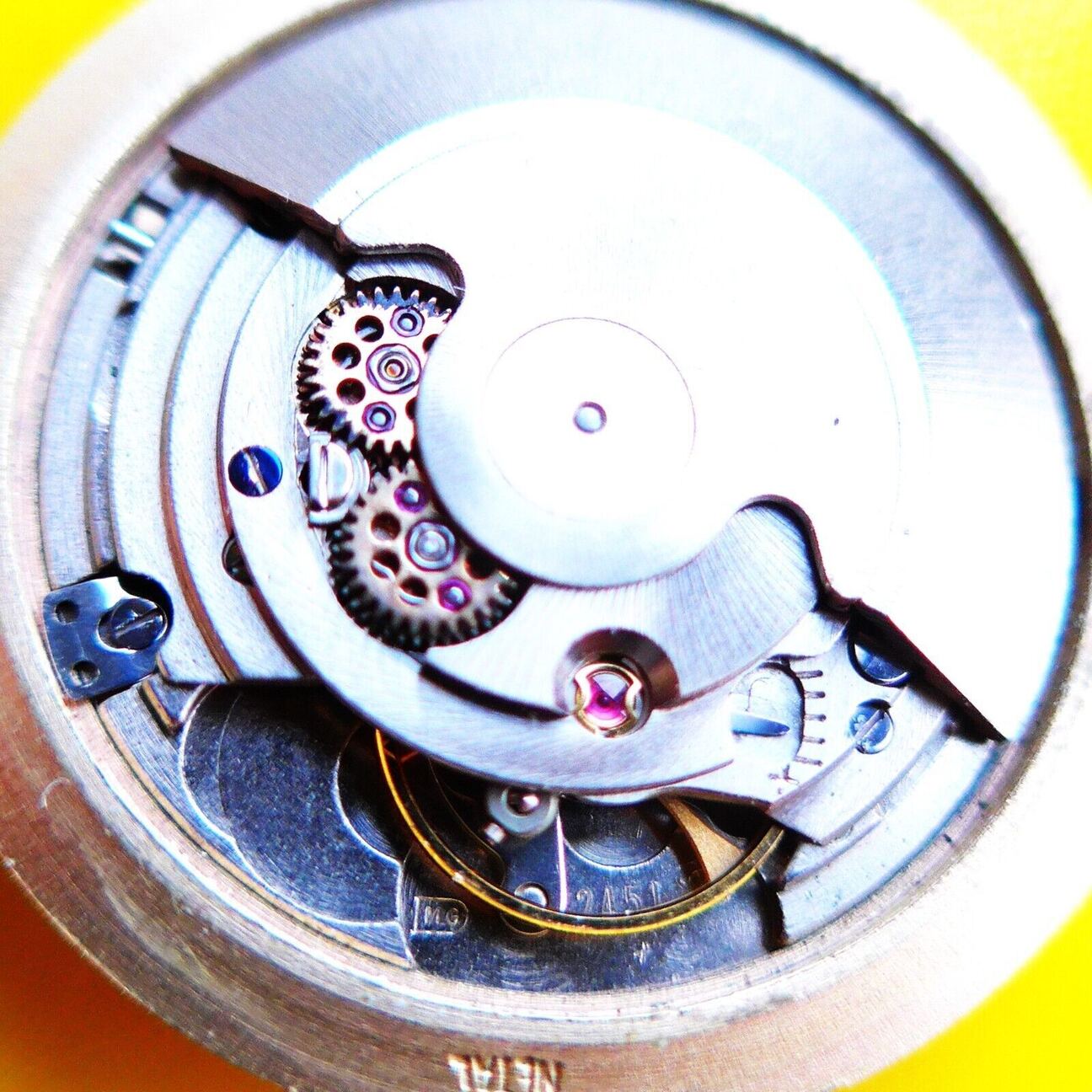 Schweiz, HERREN ARMBANDUHR-Werk ca. 1965, ETA 2451: gut erhaltenes ...