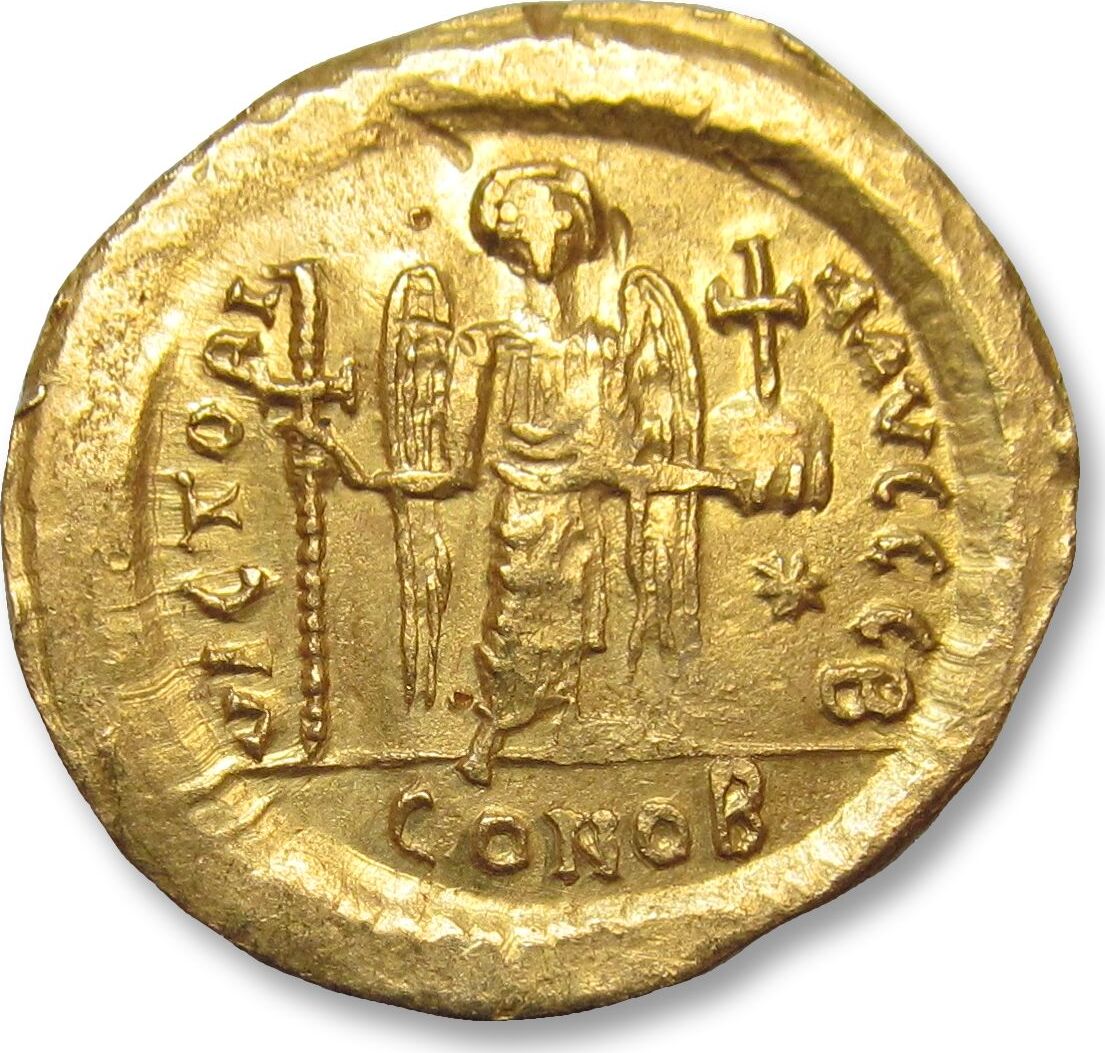 BYZANTINE EMPIRE AV gold solidus 518-527 A.D. Justin I / Justinus I, Constantinople mint ...