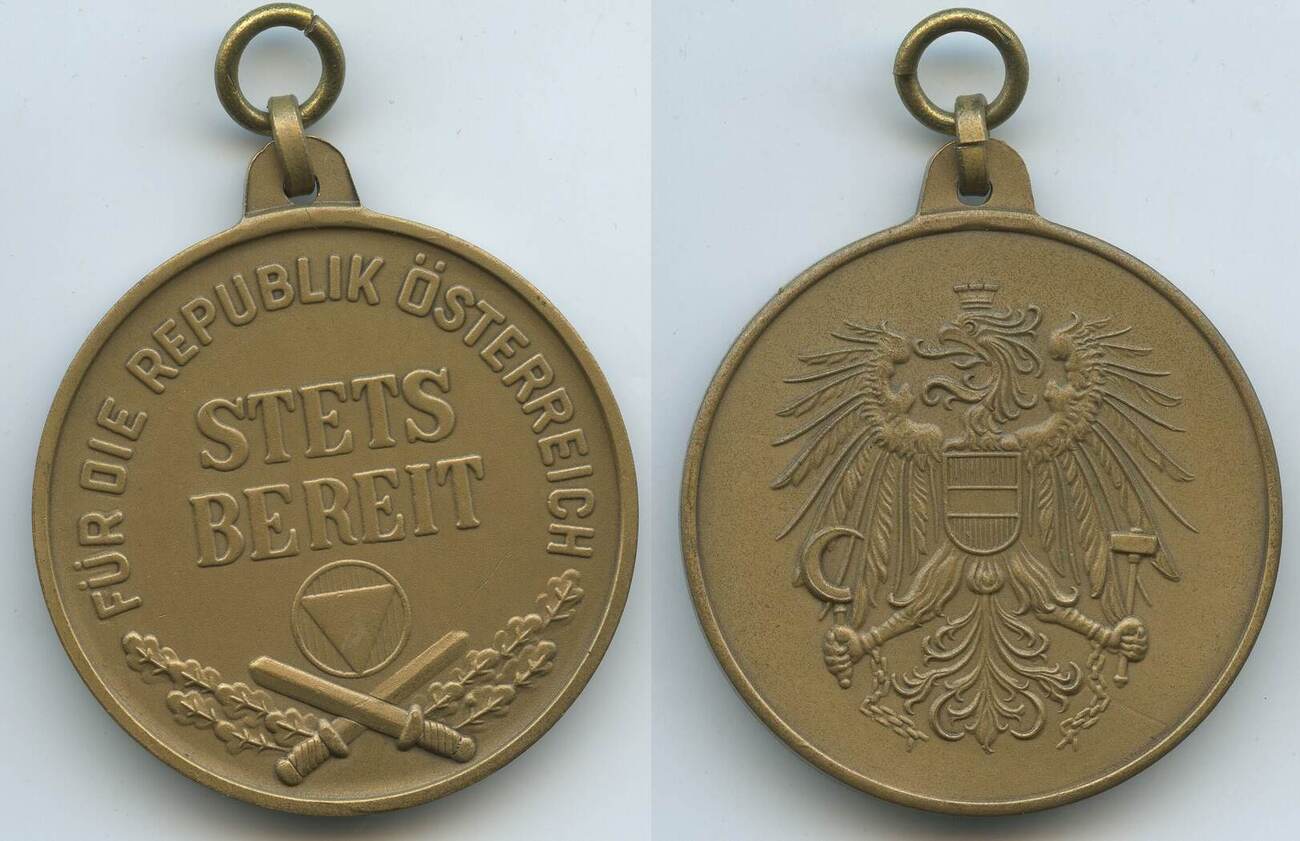 Bronzemedaille Wehrdienstmedaille nd. PA898 - Stets bereit - für die ...