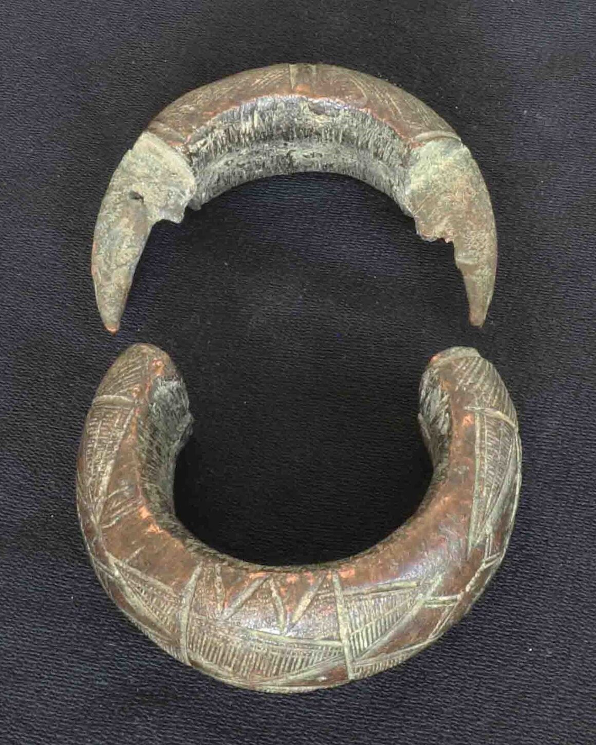 Southern-Burkina Faso lockable bracelet 19th century Gurma and Mossi ...