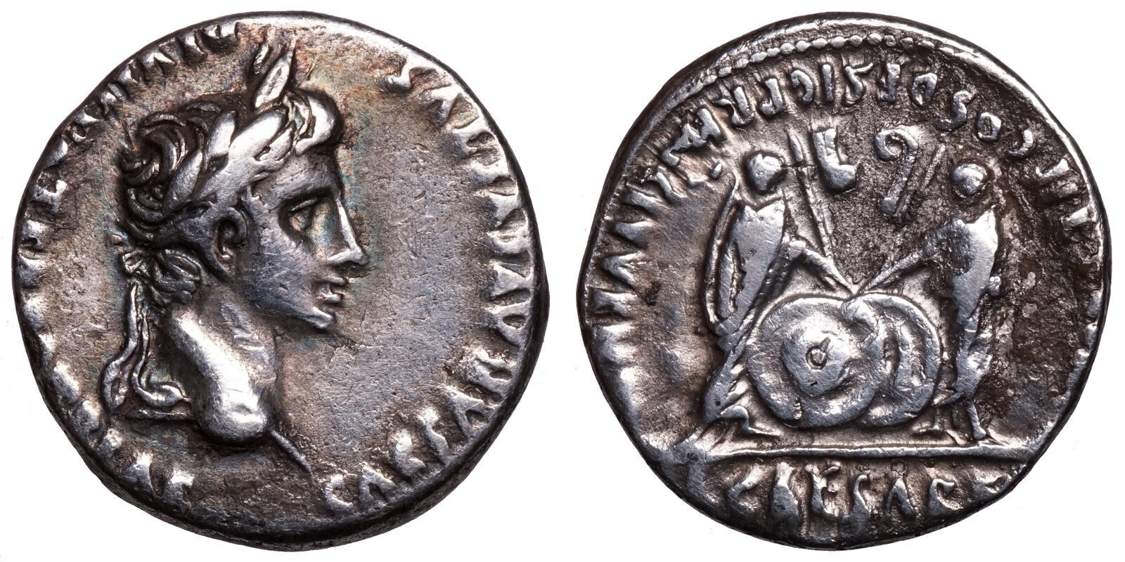 Augustus (27 BCE–14 CE) AR Denar Lugdunum. Gaius und Lucius mit ...