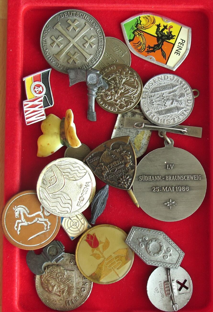 EUROPE MEDALS JETONS TOKENS COLLECTION LOT MEDALS JTONS 20PC 131GR DIV ...