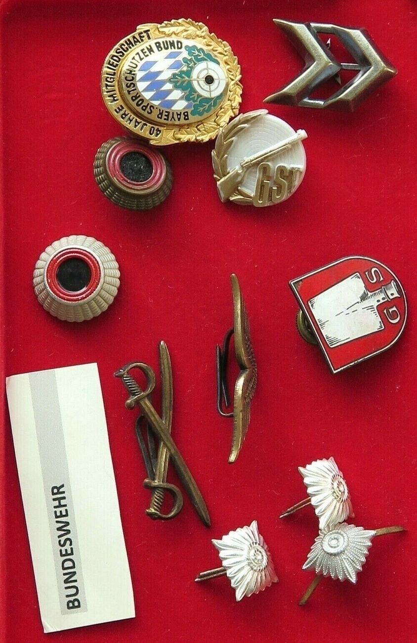 BRD COLLECTION LOT ARMY PINS AND BADGES BUTTONS 11PC 50G DIV. | MA-Shops