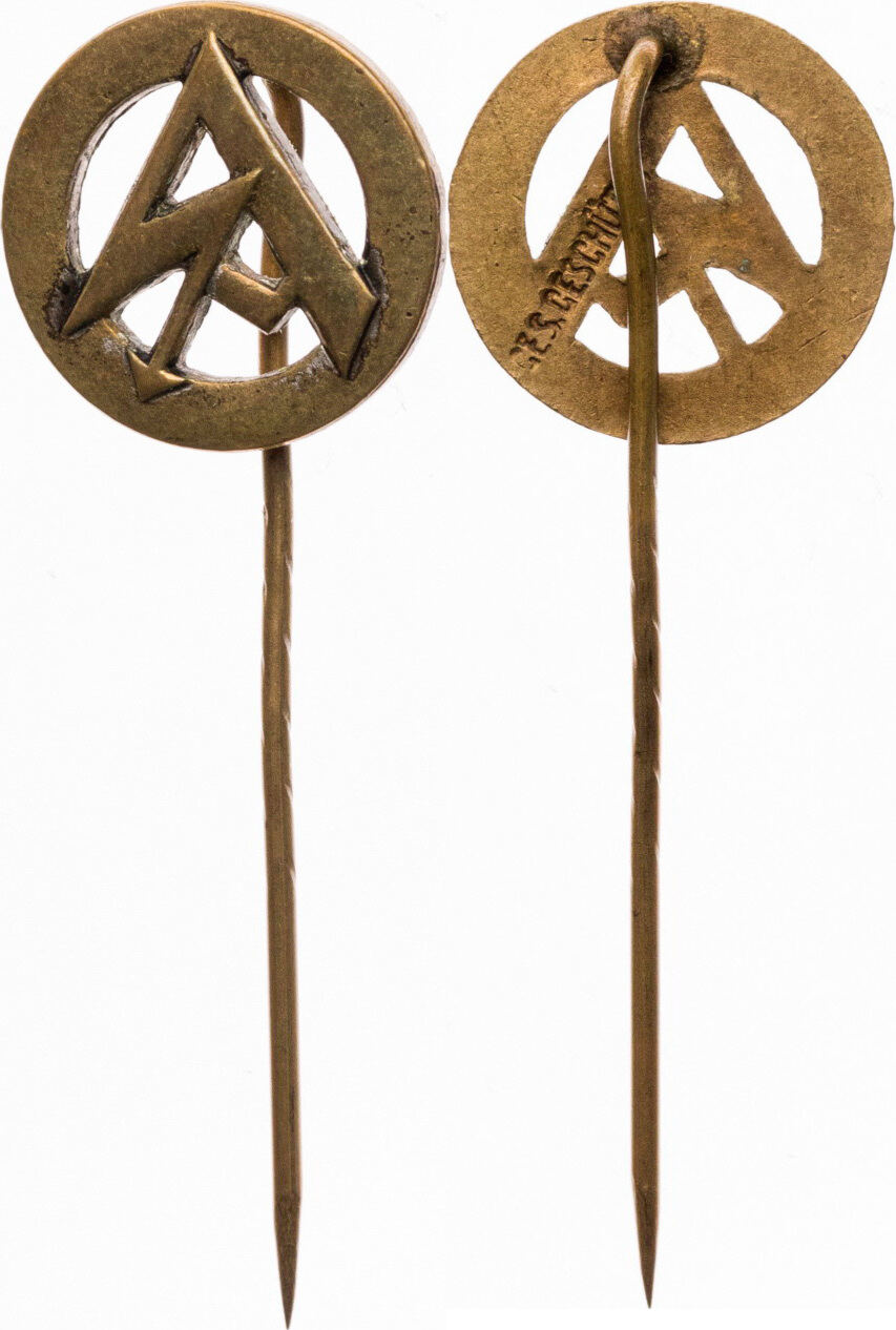 Drittes Reich o.J. Mitgliedsabzeichen der Sturmabteilungen (SA) der ...