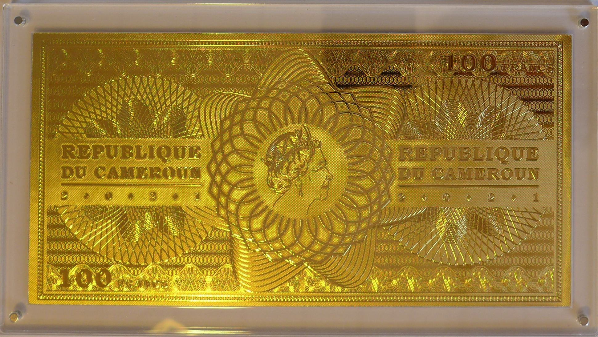 Kamerun 100 Francs CFA 2021 Golden Banknotes - Seahorse/Seepferdchen ...