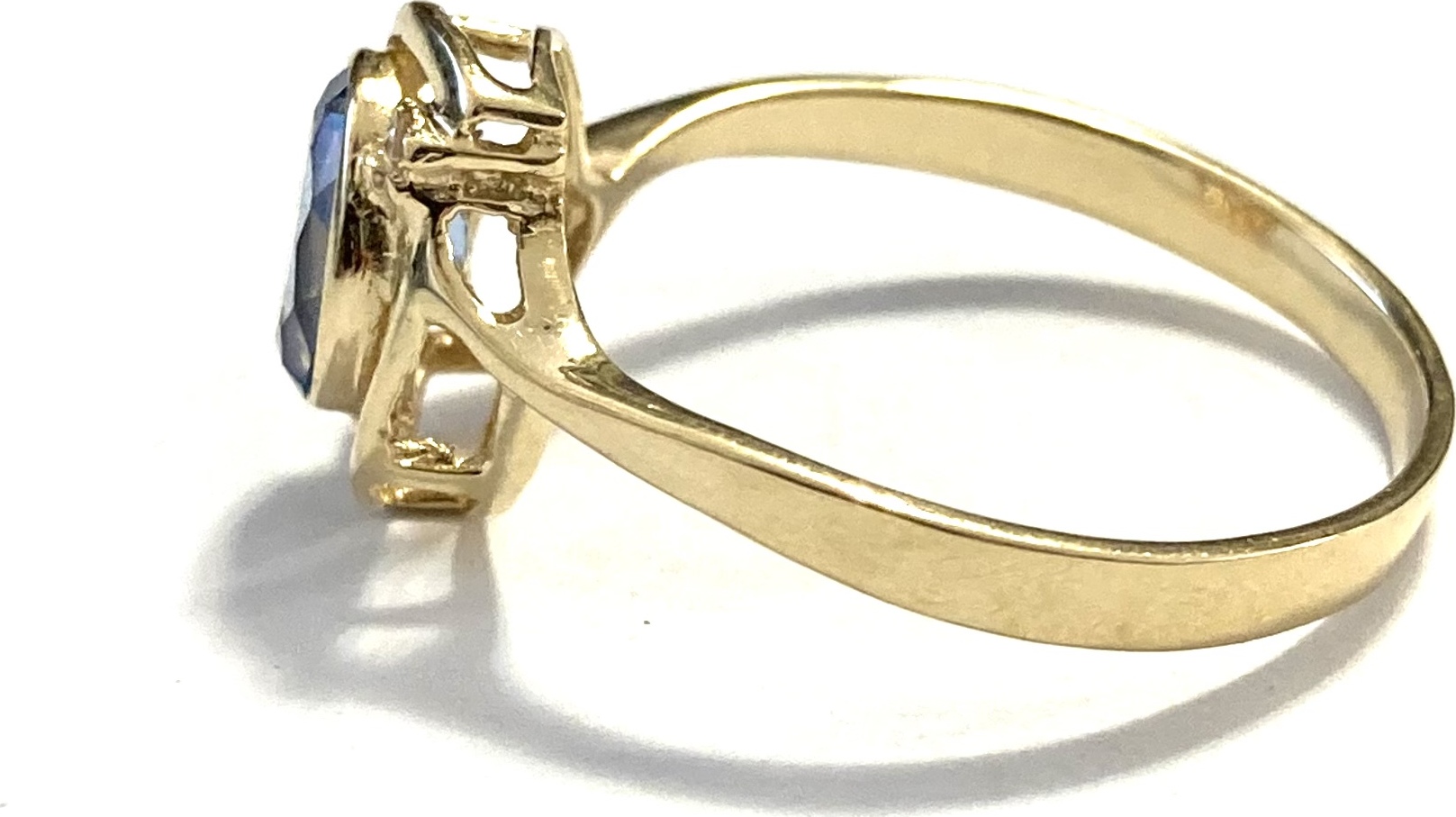 Goldring 583er Gold Polen ovaler Blautopas Bergkristall Gr. 63,5 | MA-Shops