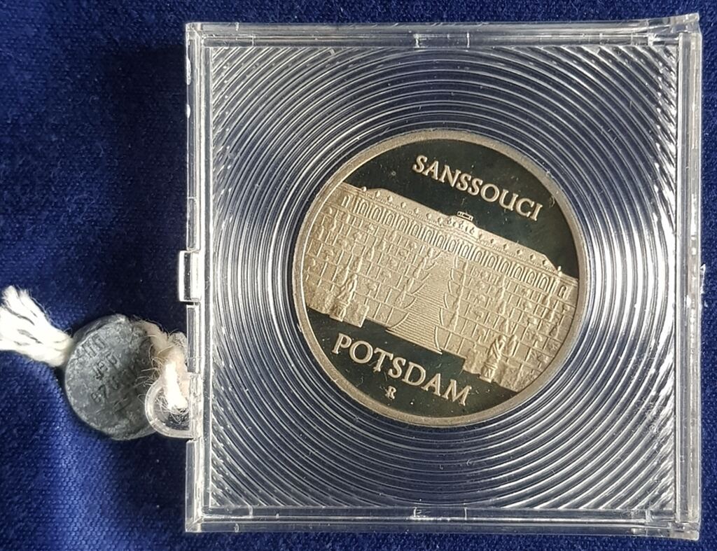 Deutschland DDR 2x 5 Mk. 1986 'Potsdam-Neues Palais & Sanssouci' je ...