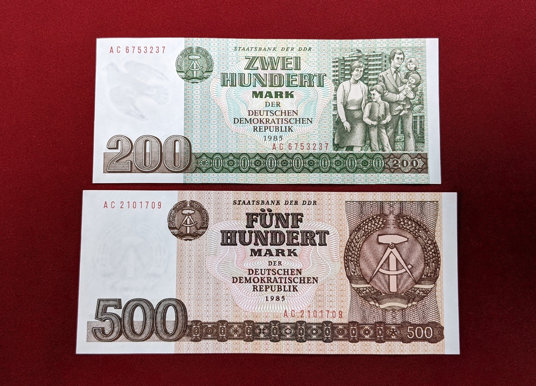 DDR GDR Eastern Germany 200 und 500 Mark Satz 1985 Banknotensatz fast ...