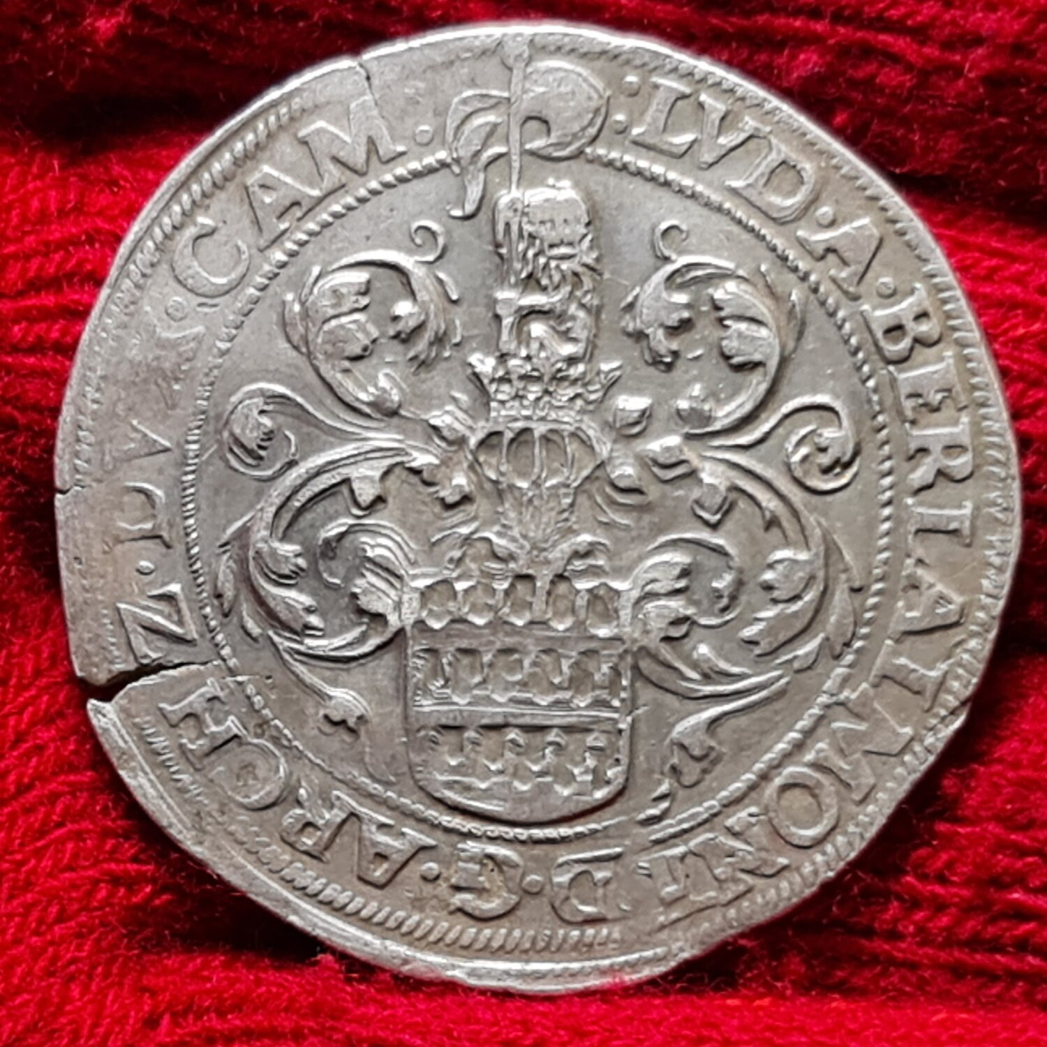 Belgien Cambrai - Bistum Ludwig von Berlaimont 1570-1596 Taler 1572 mit Titel Maximilian II. vz ...