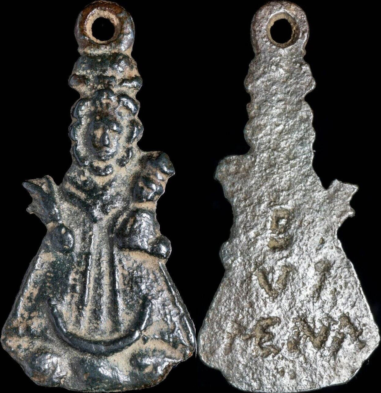 RELIGIOUS MEDALS Religious Medal figurated XVI-XVII centuries, V. Valdejimena - 36x18 mm. ss ...