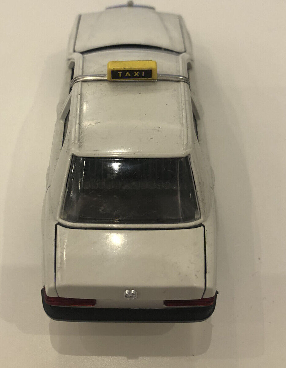 1082 Mercedes Benz Cursor Modell Cursor-Modell Taxi M 1:35 | MA-Shops