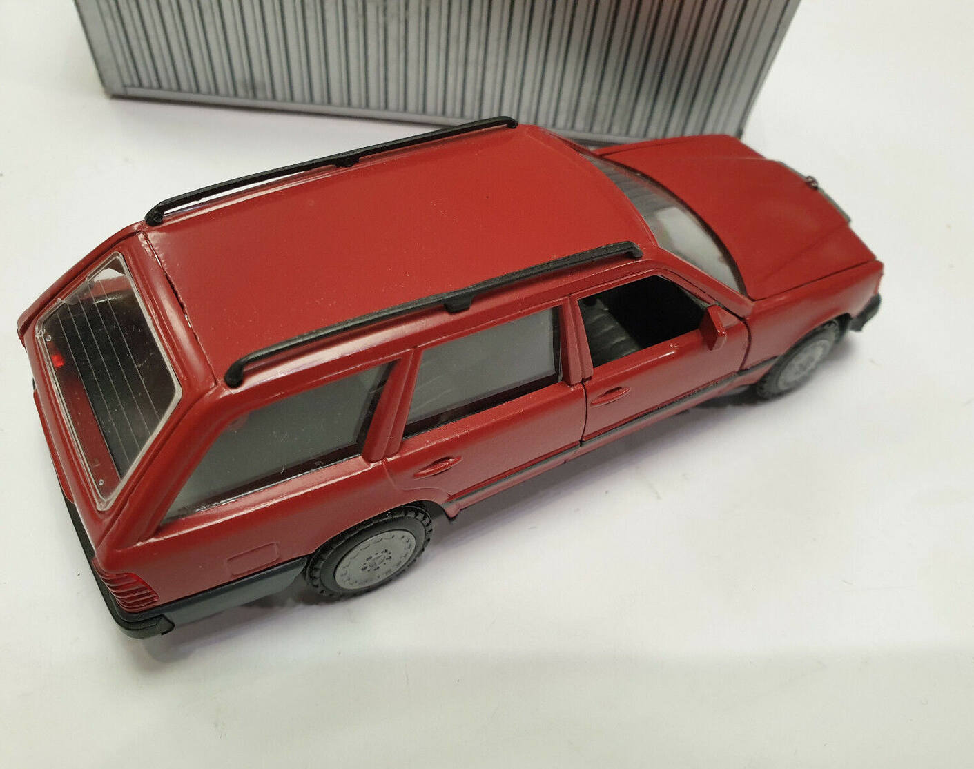 1503 Mercedes Benz Conrad Modell Nr 200TD 300TD Turbo Matic Rot OVP ...