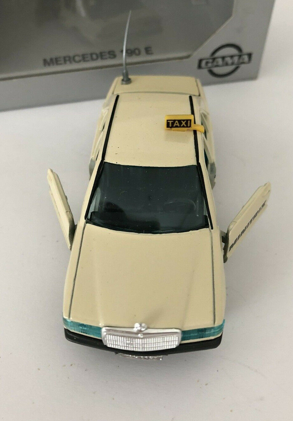 Gama Mini Automodell Mercedes-Benz 190-190E beige 81117000 M 1:43 in ...