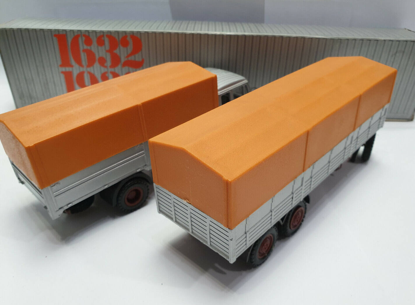 Benz Mercedes NZG No 146 Lastzug Trucker LKW Modellauto OVP 1:50 Silber ...